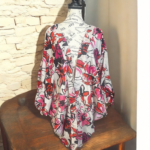 Anna & Ava | Kimonos & Yukatas | Anna Ava Abstract Floral Kimono | Poshmark